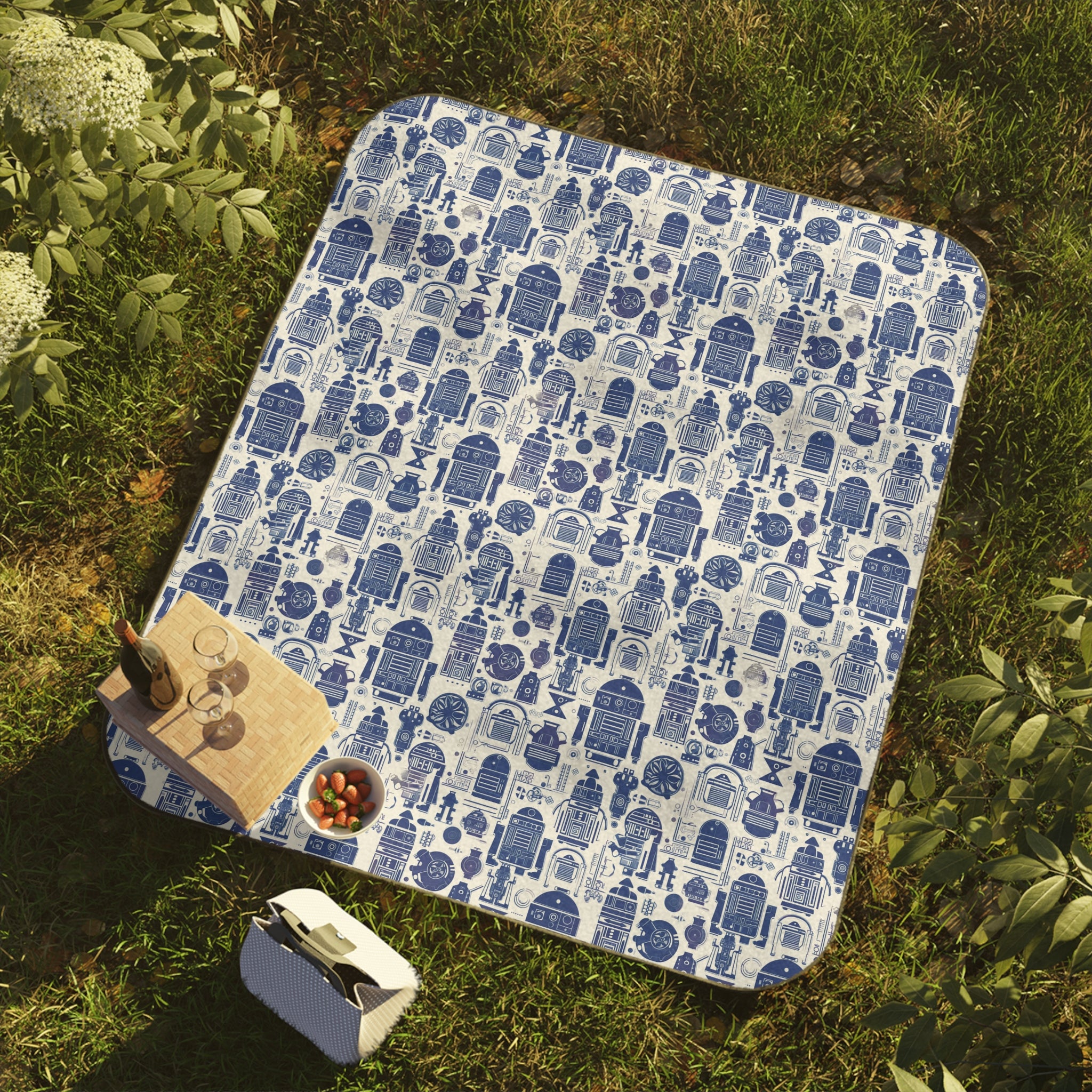 R2 Picnic Blanket – Fandom-Made